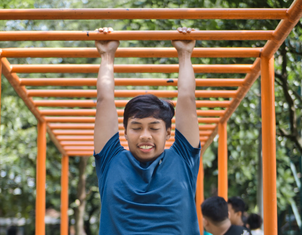 Pull Ups For Beginners! 8 Easy Tips to Perform Your First Pull Up ...